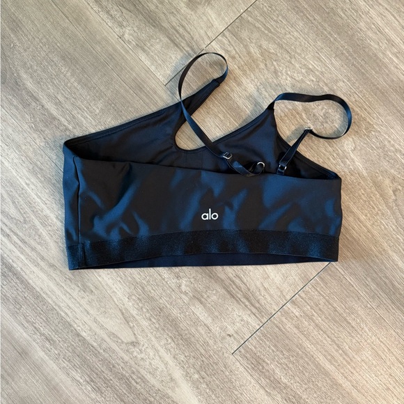 ALO Yoga | Intimates & Sleepwear | Alo Sports Bra | Poshmark